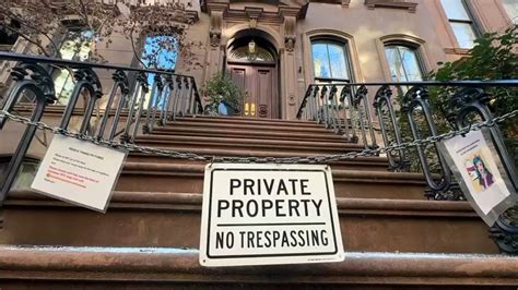 ‘sex And The City Brownstone In Nyc Will Get A Gate Due To Tourists