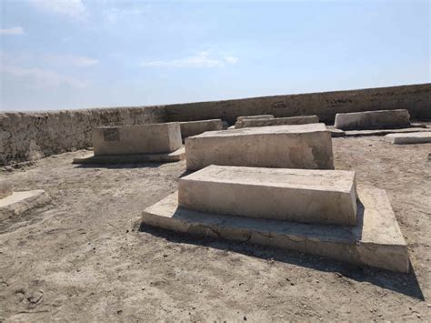 ایرون دات کام گالری دریادار بایندر ناجی قشم