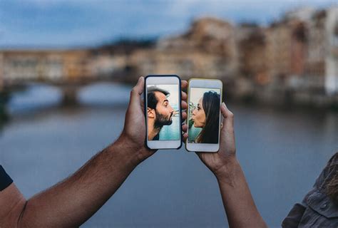 Love Across Time Zones How Smartphones Keep Long Distance Couples