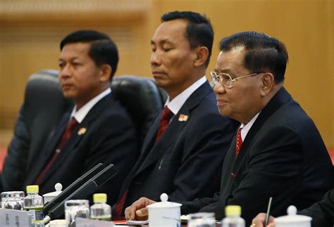Khit Thit Media သတင္း ဦးေရႊမန္း သမၼတျဖစ္ခြင့္မရ၍ သမၼတဦးသိန္းစိန္ကိုု
