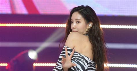 포토 효민 섹시하게