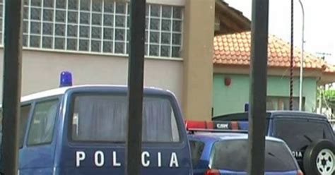 Gjyshja dhe nipi sherr me çiftin 24 vjeçari thyen xhamat e makinës e moshuara i godet të resë