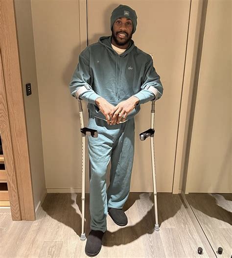 Michail Antonio Releases The Shocking First Photo From After His Horror Ferrari Crash As He