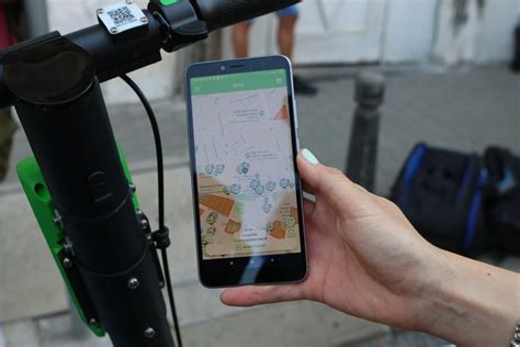 Компанията за е тротинетки Lime излиза от 12 пазара орязва работни места