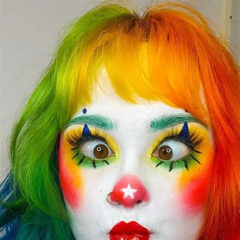 Pin By Beautybyvcm On Pins By You Cute Clown Makeup Halloween Makeup Inspiration Eye Makeup Art