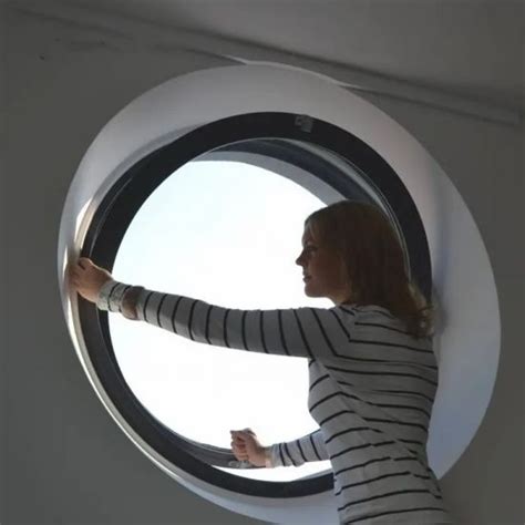China Manufacturer Aluminum Round Pivot Revolving Windows