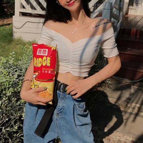 여자 네추럴 웨이브컷팅 셔링 오프숄더 크롭 티셔츠 홈플러스 택배배송