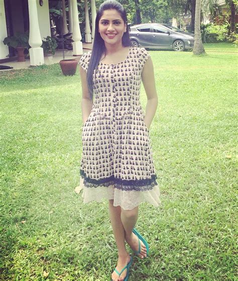 Vidhushi Uththaras Feet