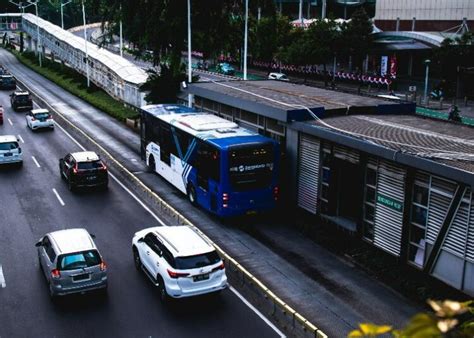 Halte Transjakarta Yang Bikin Stres Penumpang