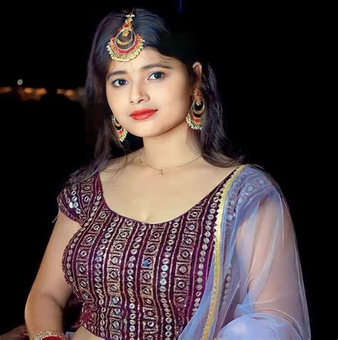 Dishaa Seth On Reels