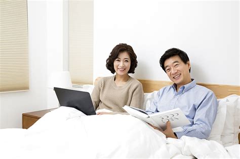 유토이미지 중년의 다양한 라이프스타일 078