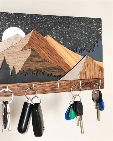 Под луной ключница настенная в прихожую Вешалка для хранения ключей на 5 крючков купить на