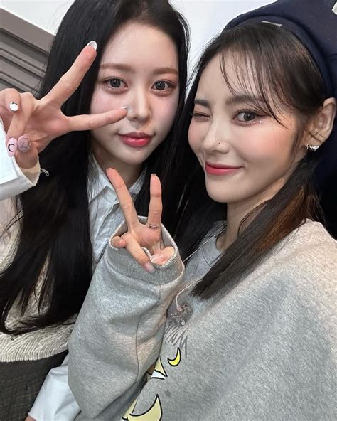 231206 Triples Instagram Update With Jinsoul And Triples Hyerin Rartms