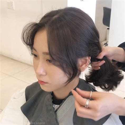 청담동미용실 차홍아르더 도산점 수석실장 주란 On Instagram “넘어가는 긴앞머리 와 페이스라인을 더 예쁘게해주는 애교머리 자르기 🖤 뱅 앞머리보다