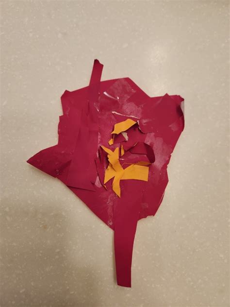 230426 아이의 작품 아이폰 컴퓨터 그리고 색종이 모자이크