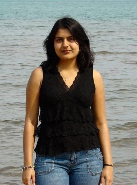 Ghar Mein Bhool Ja Sab Rishtey Is Kahani Mein Ek Ladkay Ne Maa Ko