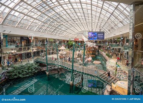 Inside The West Edmonton Mall Editorial Photo Image Of Retail Holiday 226221046