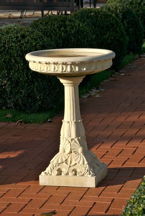 Hazelwood Bird Bath Haddonstone