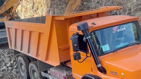 خاکبرداری احمد ناصری