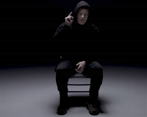 Exposing Secret Sex Parties Of The Super Wealthy Hotel Worker Reveals