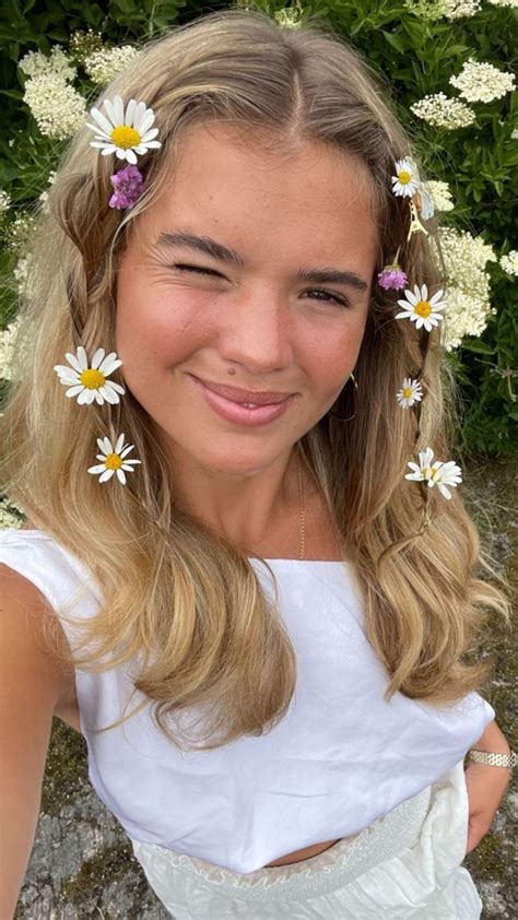 Mathilda Djerf Summer Instagram Feed Ideer Frisure Hårbånd