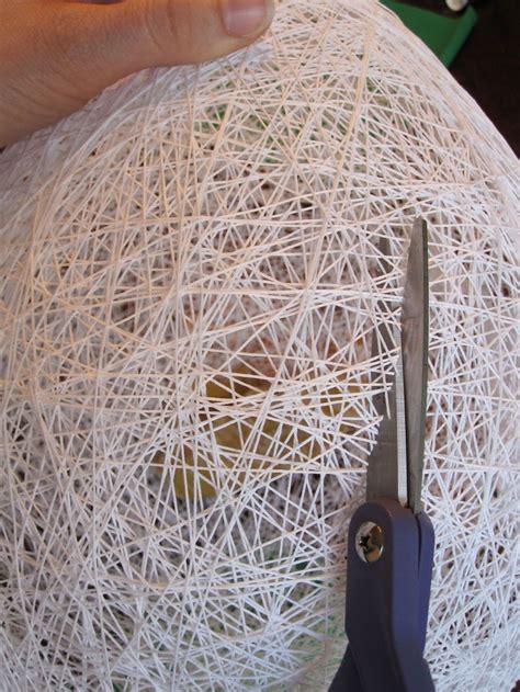 Make An Egg Shaped Easter Basket From String Easter Baskets Easter