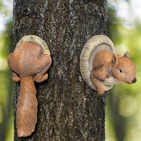 Wilko 2 Piece Squirrel Tree Peeker Ornament Wilko