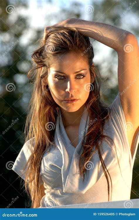 Vackra Unga Blonda Flickans Ansikte Fotografering för Bildbyråer Bild av hatt fästmö 159526405