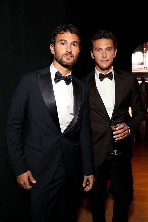 Celebrity Twins 19 Stars You Didnt Realize Have Twins Glamour