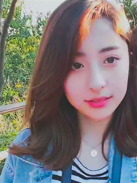 Pin By Rhara Amalia On Yunjin Pledis Girl Group Kpop Mini Albums