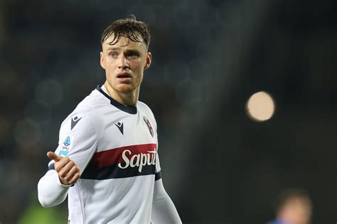 Beukema Presiona Al Bolonia Para Que Acuerde Con El Nápoles 30 Millones Más Bonus