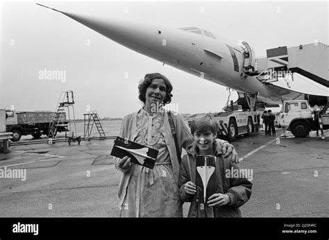 Concorde Passengers Standing In Front Of A Concorde 2nd April 1986
