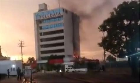 Controlan Incendio En El Edificio De Full Data En Maracaibo