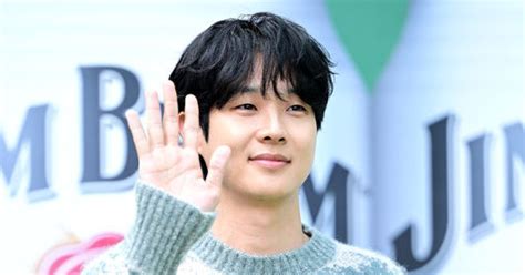 최우식 반가워요 사진