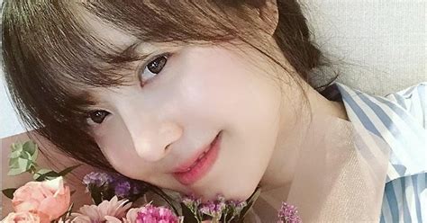 구혜선 11kg 감량으로 되찾은 리즈 시절꽃과 경쟁하는 미모