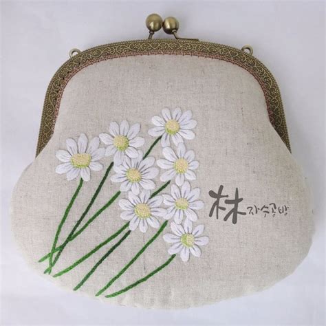 Embroidery Ideas Bolsas Curtidas