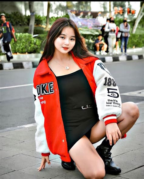 Potret Seksi Kienzy Mylien Wanita Yang Masih Berusia 19 Tahun Sangat Menggiurkan Tante Tante