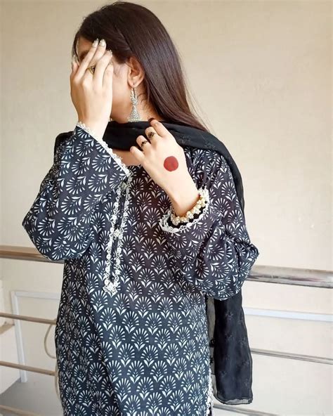 Pin On Hide Face Girl Dpz