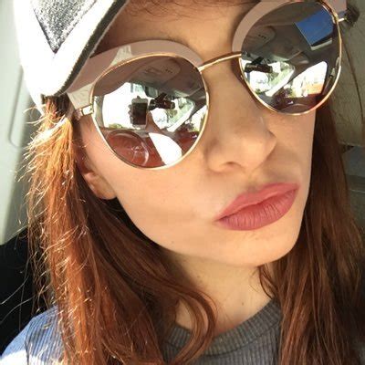 Hot Sexy Emma Cassidy Bikini Pics