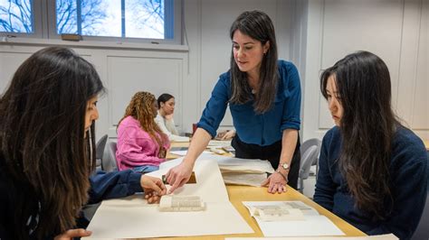 From Cuneiform To Kindle A Dartmouth Course In Book History Faculty