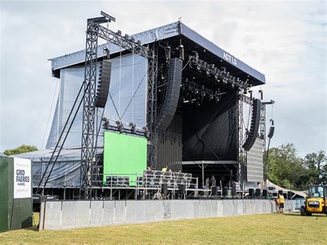 Stage Audio Works Dandb Audiotechnik Helps Massive Attack Set New Green