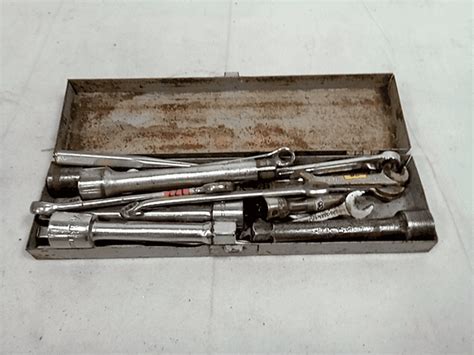 Heavy Duty Assorted Tool Set Silver Multi Color Dutch Goat