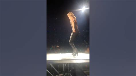 Original 2 Guys Attempt To Jump On Stage Taylor Swift 1989 Tour