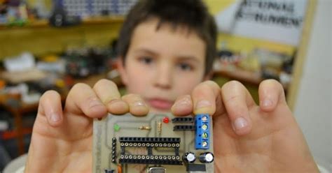 CONSTRÚYELO YA Construir una placa Arduino de forma casera