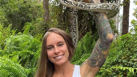 Who Is Taylor Stanberry The Woman Who Won The Florida Python Challenge