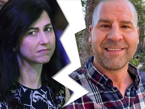Jeff Bezos Ex Wife Mackenzie Scott Files To Divorce New Husband
