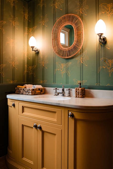 Deslyn Studio Nusom And Wilde