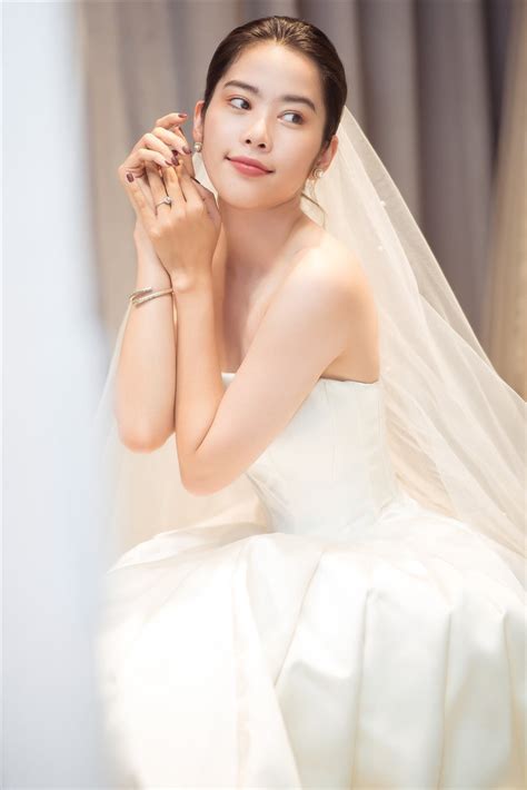 Nam Em Hiếm Hoi Nói Về Người Chồng Saostarvn