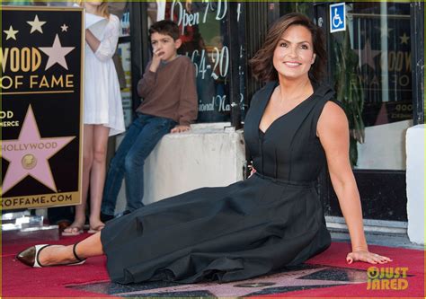 Mariska Hargitay Hollywood Walk Of Fame Star Photo 2988911 Debra