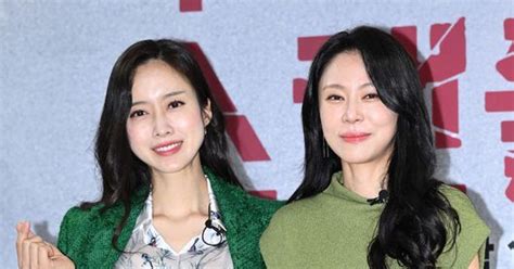 사진 주민하 강민정손 꼭 잡은 본처와 불륜녀 조선비즈